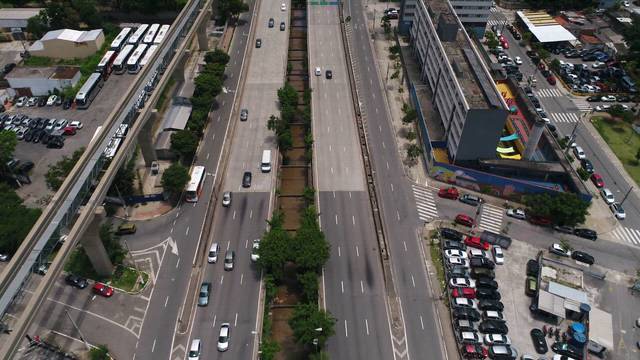 Avenida Engenheiro Luís Carlos Berrini e Ponte Estaiada - Imagin